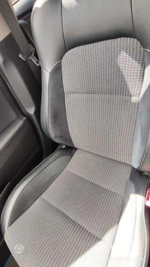 Blue Toyota Auris 2016 in Klaipeda, with an engine capacity of 1.80 L and mileage of 135 thousand km for 13900 €, photo 20 on AUTOMOTO.COM.LV