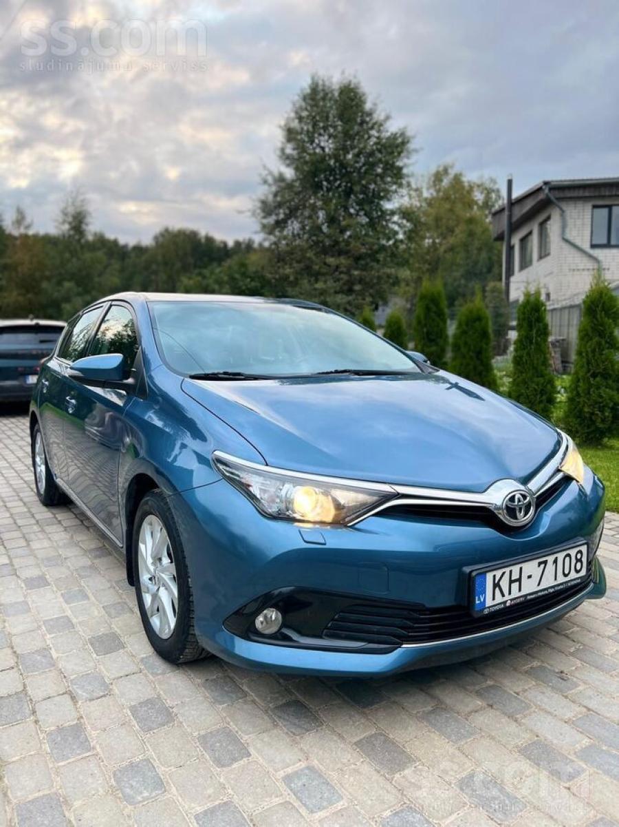 Zils Toyota Auris 2016 Ogre, ar dzinēja tilpumu 1.60 L un nobraukumu 103 tūkst. km par 7500 €, foto 4 vietnē AUTOMOTO.COM.LV
