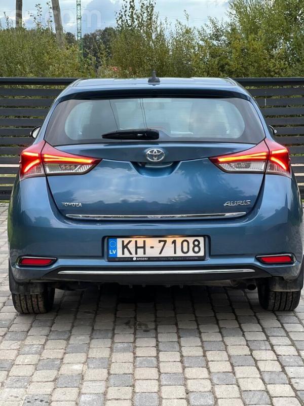 Zils Toyota Auris 2016 Ogre, ar dzinēja tilpumu 1.60 L un nobraukumu 103 tūkst. km par 7500 €, foto 7 vietnē AUTOMOTO.COM.LV