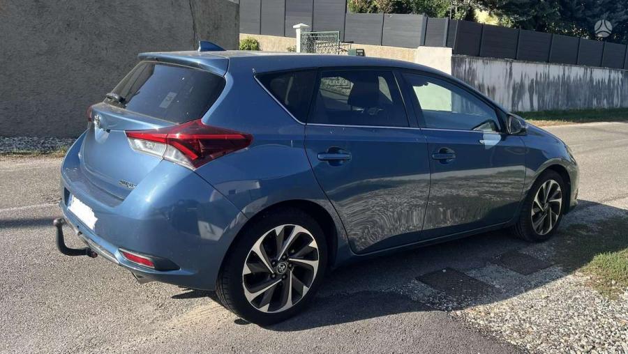 Blue Toyota Auris 2016 in Taurage, with an engine capacity of 1.20 L and mileage of 198 thousand km for 7300 €, photo 8 on AUTOMOTO.COM.LV