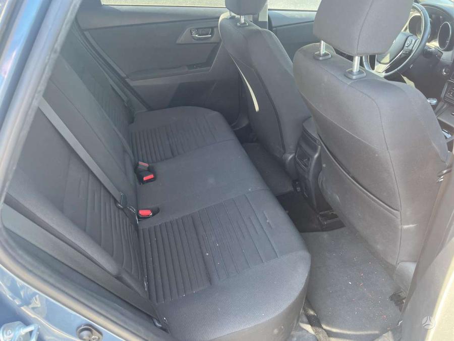Blue Toyota Auris 2016 in Taurage, with an engine capacity of 1.20 L and mileage of 198 thousand km for 7300 €, photo 11 on AUTOMOTO.COM.LV