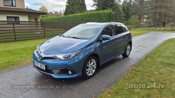 Zils Toyota Auris 2016 Tallina, ar dzinēja tilpumu 1.60 L un nobraukumu 69 tūkst. km par 11300 €, foto 4 vietnē AUTOMOTO.COM.LV