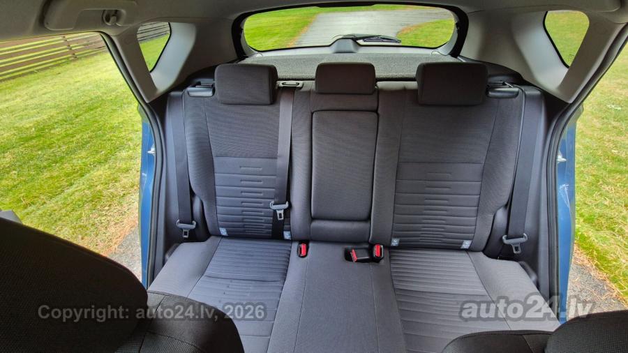 Zils Toyota Auris 2016 Tallina, ar dzinēja tilpumu 1.60 L un nobraukumu 69 tūkst. km par 11300 €, foto 13 vietnē AUTOMOTO.COM.LV