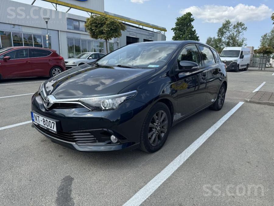 Zils Toyota Auris 2017 Rīga, ar dzinēja tilpumu 1.60 L un nobraukumu 79 tūkst. km par 1900 €, foto 2 vietnē AUTOMOTO.COM.LV