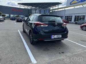 Zils Toyota Auris 2017 Rīga, ar dzinēja tilpumu 1.60 L un nobraukumu 79 tūkst. km par 1900 €, foto 3 vietnē AUTOMOTO.COM.LV