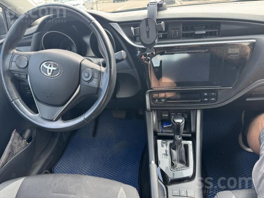 Zils Toyota Auris 2017 Rīga, ar dzinēja tilpumu 1.60 L un nobraukumu 79 tūkst. km par 1900 €, foto 9 vietnē AUTOMOTO.COM.LV