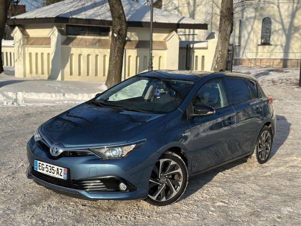 Zils Toyota Auris 2017 Tauragė, ar dzinēja tilpumu 1.80 L un nobraukumu 200 tūkst. km par 8800 €, foto 2 vietnē AUTOMOTO.COM.LV