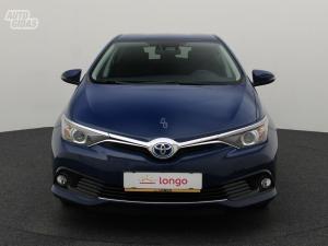Blue Toyota Auris 2017 in Vilnius, with an engine capacity of 1.80 L and mileage of 144 thousand km for 13899 €, photo 3 on AUTOMOTO.COM.LV