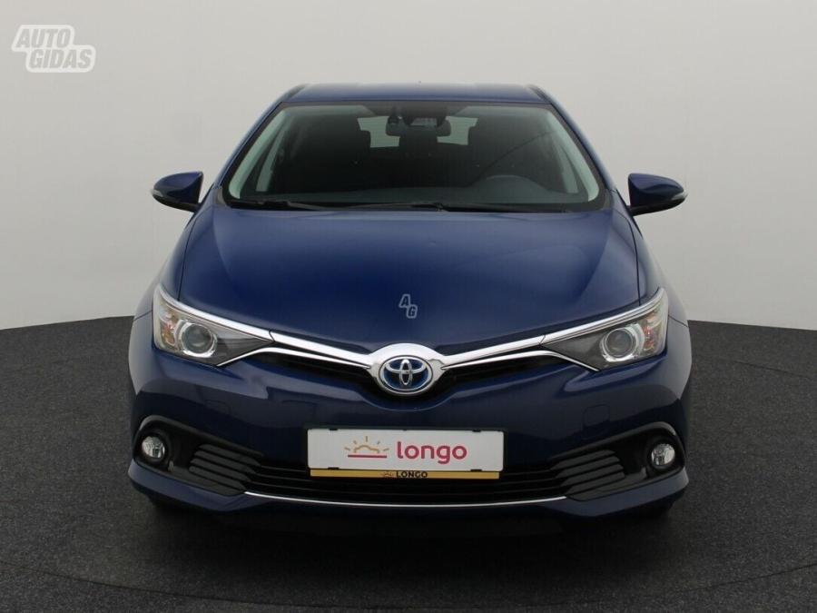 Blue Toyota Auris 2017 in Vilnius, with an engine capacity of 1.80 L and mileage of 144 thousand km for 13899 €, photo 3 on AUTOMOTO.COM.LV