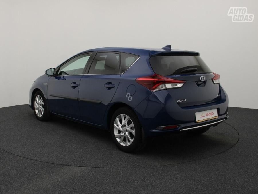 Blue Toyota Auris 2017 in Vilnius, with an engine capacity of 1.80 L and mileage of 144 thousand km for 13899 €, photo 7 on AUTOMOTO.COM.LV
