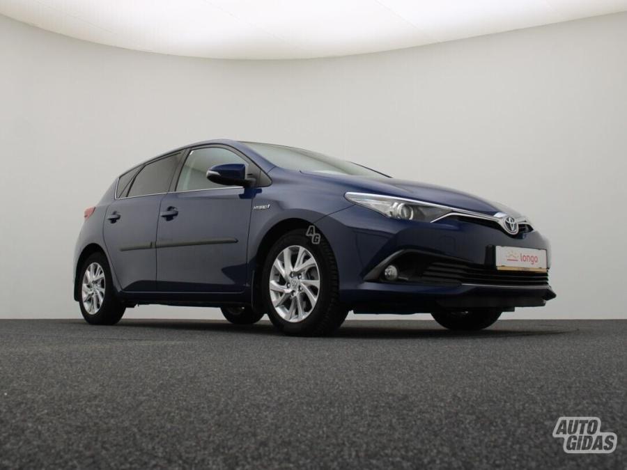 Blue Toyota Auris 2017 in Vilnius, with an engine capacity of 1.80 L and mileage of 144 thousand km for 13899 €, photo 11 on AUTOMOTO.COM.LV