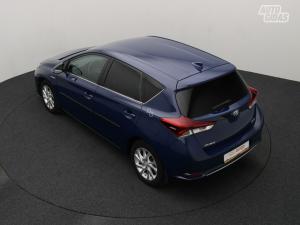 Blue Toyota Auris 2017 in Vilnius, with an engine capacity of 1.80 L and mileage of 144 thousand km for 13899 €, photo 12 on AUTOMOTO.COM.LV