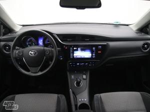Blue Toyota Auris 2017 in Vilnius, with an engine capacity of 1.80 L and mileage of 193 thousand km for 12399 €, photo 2 on AUTOMOTO.COM.LV