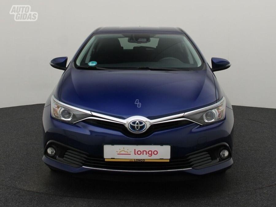 Blue Toyota Auris 2017 in Vilnius, with an engine capacity of 1.80 L and mileage of 193 thousand km for 12399 €, photo 3 on AUTOMOTO.COM.LV