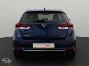 Blue Toyota Auris 2017 in Vilnius, with an engine capacity of 1.80 L and mileage of 193 thousand km for 12399 €, photo 5 on AUTOMOTO.COM.LV