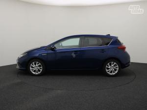 Blue Toyota Auris 2017 in Vilnius, with an engine capacity of 1.80 L and mileage of 193 thousand km for 12399 €, photo 6 on AUTOMOTO.COM.LV
