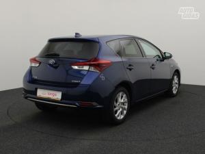 Blue Toyota Auris 2017 in Vilnius, with an engine capacity of 1.80 L and mileage of 193 thousand km for 12399 €, photo 8 on AUTOMOTO.COM.LV