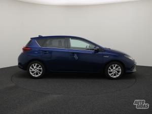 Blue Toyota Auris 2017 in Vilnius, with an engine capacity of 1.80 L and mileage of 193 thousand km for 12399 €, photo 9 on AUTOMOTO.COM.LV