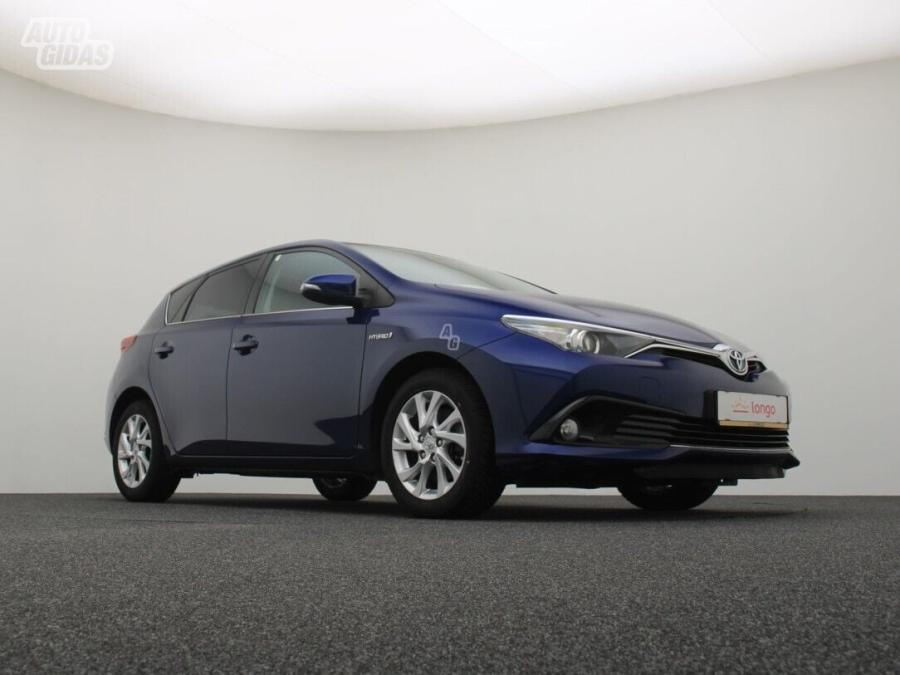 Blue Toyota Auris 2017 in Vilnius, with an engine capacity of 1.80 L and mileage of 193 thousand km for 12399 €, photo 11 on AUTOMOTO.COM.LV
