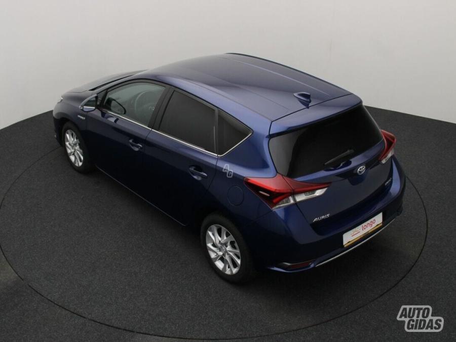 Blue Toyota Auris 2017 in Vilnius, with an engine capacity of 1.80 L and mileage of 193 thousand km for 12399 €, photo 12 on AUTOMOTO.COM.LV