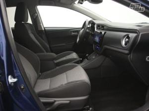 Blue Toyota Auris 2017 in Vilnius, with an engine capacity of 1.80 L and mileage of 193 thousand km for 12399 €, photo 14 on AUTOMOTO.COM.LV