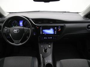 Blue Toyota Auris 2017 in Vilnius, with an engine capacity of 1.80 L and mileage of 242 thousand km for 11599 €, photo 3 on AUTOMOTO.COM.LV