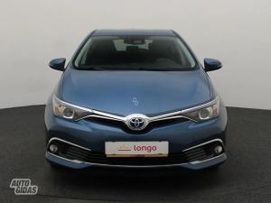 Blue Toyota Auris 2017 in Vilnius, with an engine capacity of 1.80 L and mileage of 242 thousand km for 11599 €, photo 4 on AUTOMOTO.COM.LV