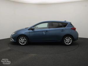 Blue Toyota Auris 2017 in Vilnius, with an engine capacity of 1.80 L and mileage of 242 thousand km for 11599 €, photo 7 on AUTOMOTO.COM.LV