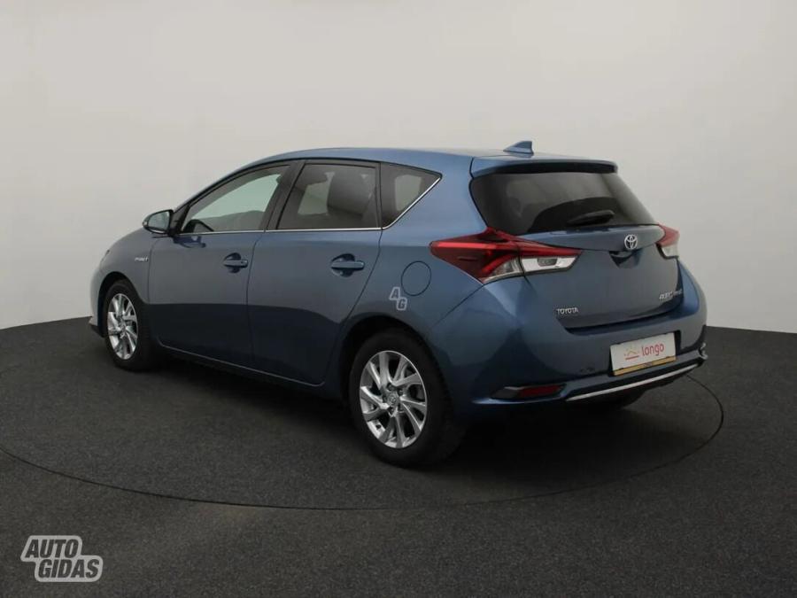 Blue Toyota Auris 2017 in Vilnius, with an engine capacity of 1.80 L and mileage of 242 thousand km for 11599 €, photo 8 on AUTOMOTO.COM.LV