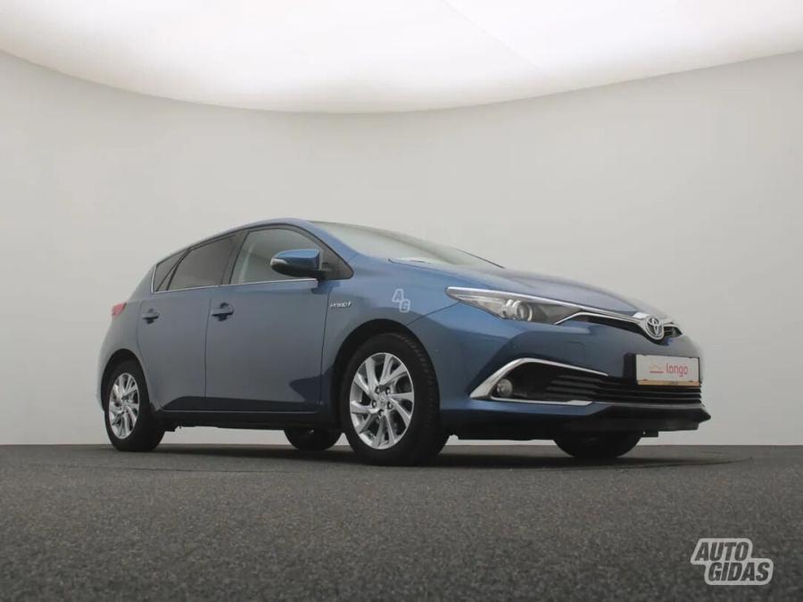 Blue Toyota Auris 2017 in Vilnius, with an engine capacity of 1.80 L and mileage of 242 thousand km for 11599 €, photo 12 on AUTOMOTO.COM.LV