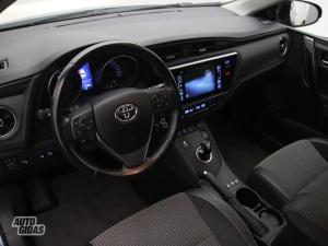 Blue Toyota Auris 2017 in Vilnius, with an engine capacity of 1.80 L and mileage of 242 thousand km for 11599 €, photo 17 on AUTOMOTO.COM.LV