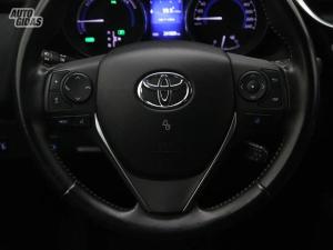 Blue Toyota Auris 2017 in Vilnius, with an engine capacity of 1.80 L and mileage of 242 thousand km for 11599 €, photo 19 on AUTOMOTO.COM.LV