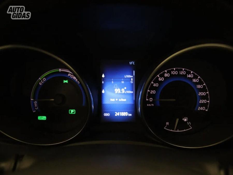 Blue Toyota Auris 2017 in Vilnius, with an engine capacity of 1.80 L and mileage of 242 thousand km for 11599 €, photo 20 on AUTOMOTO.COM.LV