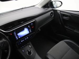 Blue Toyota Auris 2017 in Vilnius, with an engine capacity of 1.80 L and mileage of 242 thousand km for 11599 €, photo 22 on AUTOMOTO.COM.LV