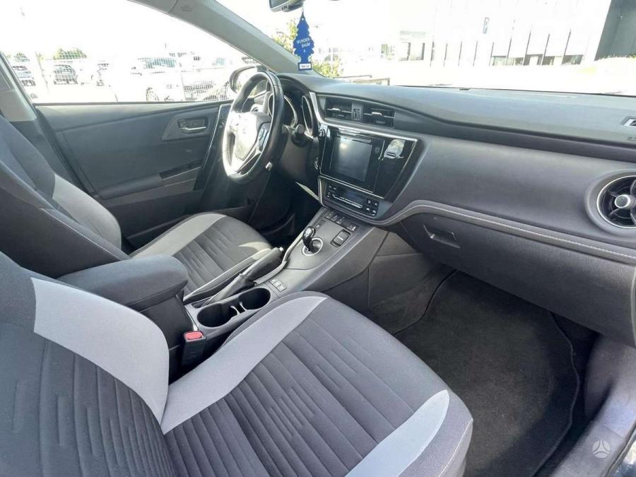 Zils Toyota Auris 2017 Šauļi, ar dzinēja tilpumu 1.80 L un nobraukumu 210 tūkst. km par 10800 €, foto 14 vietnē AUTOMOTO.COM.LV
