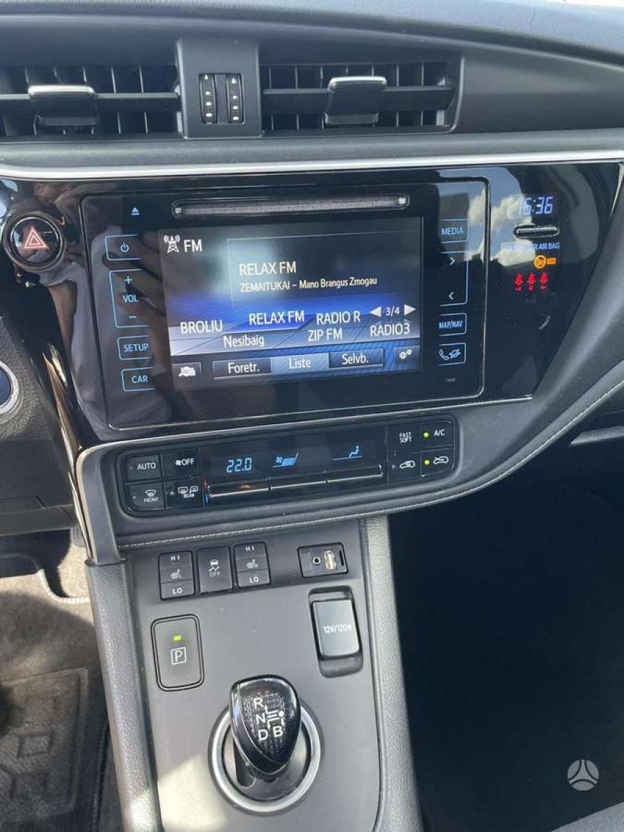 Zils Toyota Auris 2017 Šauļi, ar dzinēja tilpumu 1.80 L un nobraukumu 210 tūkst. km par 10800 €, foto 15 vietnē AUTOMOTO.COM.LV