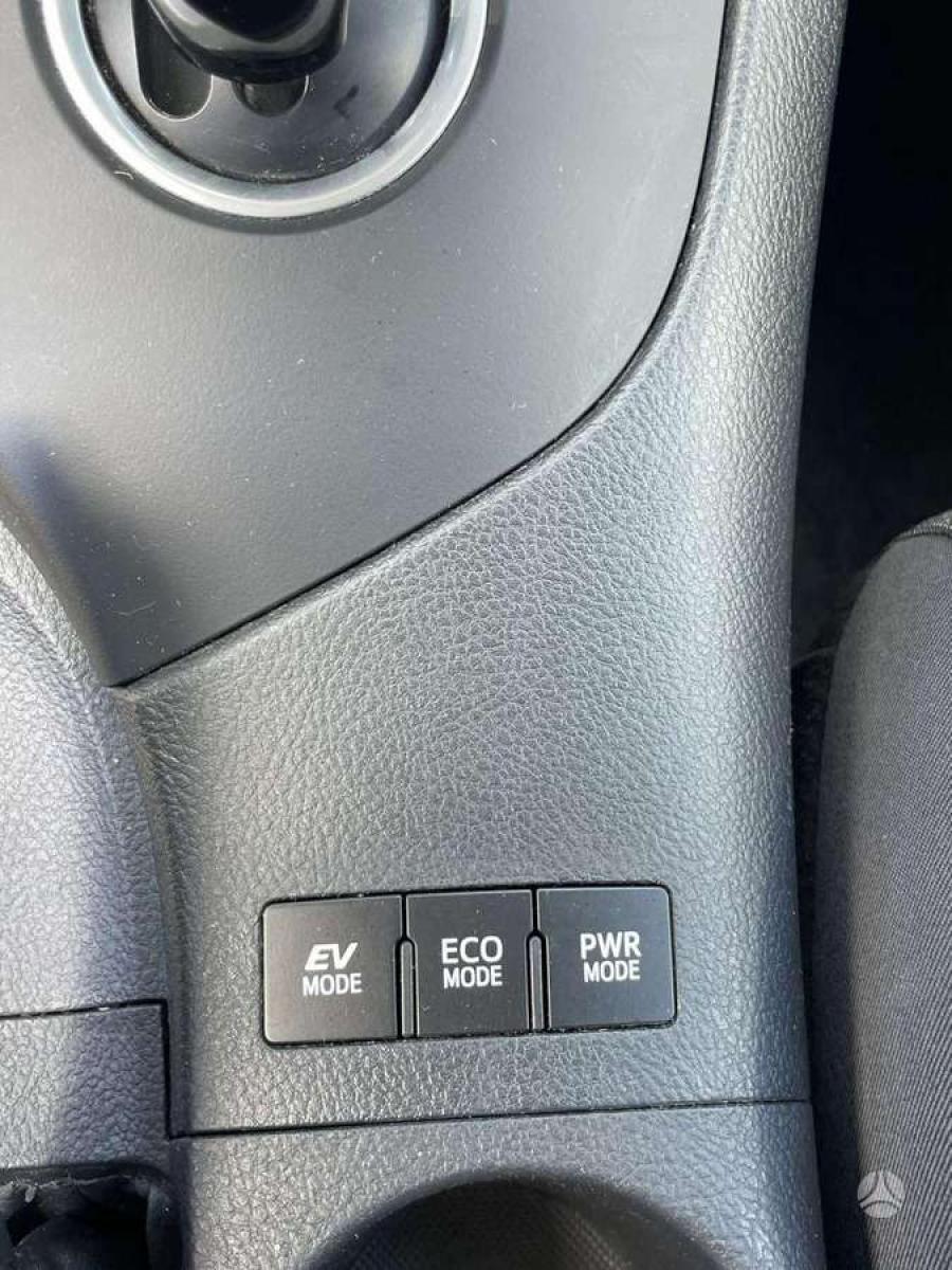 Zils Toyota Auris 2017 Šauļi, ar dzinēja tilpumu 1.80 L un nobraukumu 210 tūkst. km par 10800 €, foto 18 vietnē AUTOMOTO.COM.LV
