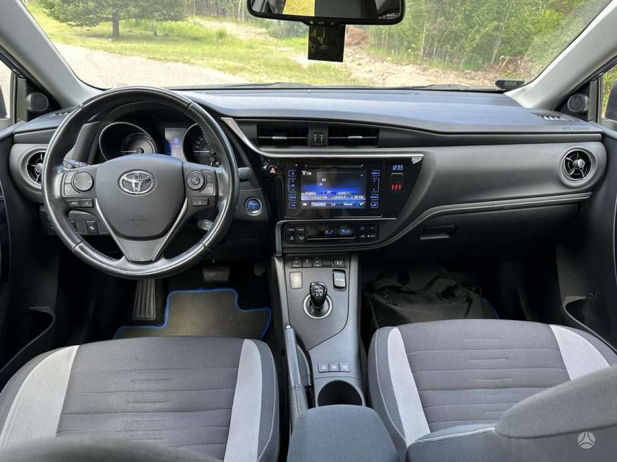 Zils Toyota Auris 2017 Kauņa, ar dzinēja tilpumu 1.80 L un nobraukumu 267 tūkst. km par 10200 €, foto 9 vietnē AUTOMOTO.COM.LV