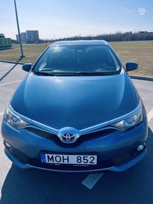 Blue Toyota Auris 2017 in Klaipeda, with an engine capacity of 1.80 L and mileage of 209 thousand km for 12800 €, photo  on AUTOMOTO.COM.LV