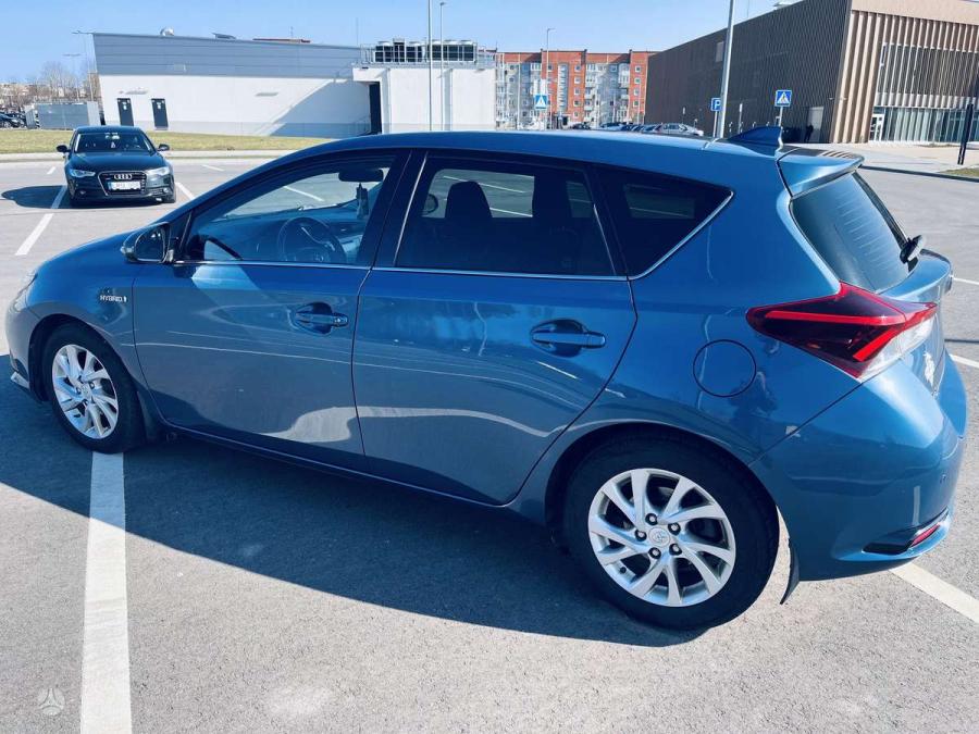 Blue Toyota Auris 2017 in Klaipeda, with an engine capacity of 1.80 L and mileage of 209 thousand km for 12800 €, photo 10 on AUTOMOTO.COM.LV