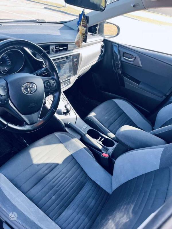 Zils Toyota Auris 2017 Klaipėda, ar dzinēja tilpumu 1.80 L un nobraukumu 209 tūkst. km par 12800 €, foto 10 vietnē AUTOMOTO.COM.LV