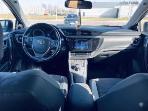 Blue Toyota Auris 2017 in Klaipeda, with an engine capacity of 1.80 L and mileage of 209 thousand km for 12800 €, photo 12 on AUTOMOTO.COM.LV