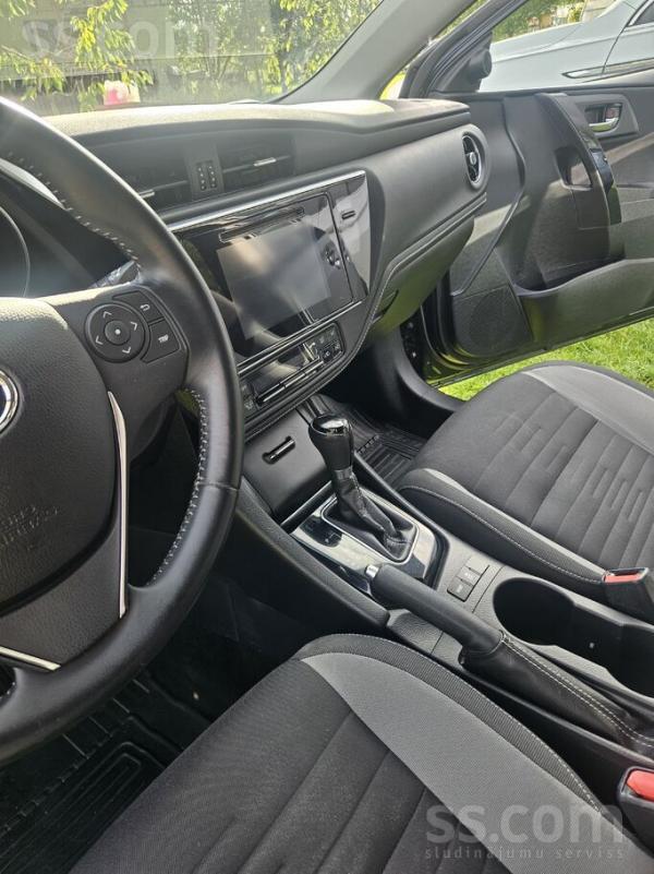 Zils Toyota Auris 2017 Rīga, ar dzinēja tilpumu 1.60 L un nobraukumu 61 tūkst. km par 16000 €, foto 6 vietnē AUTOMOTO.COM.LV