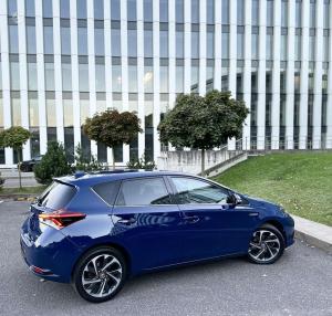 Zils Toyota Auris 2017 Viļņa, ar dzinēja tilpumu 1.80 L un nobraukumu 129 tūkst. km par 12400 €, foto 5 vietnē AUTOMOTO.COM.LV