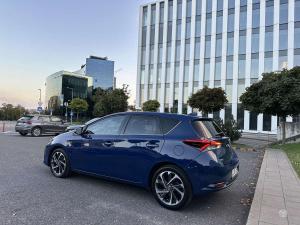 Zils Toyota Auris 2017 Viļņa, ar dzinēja tilpumu 1.80 L un nobraukumu 129 tūkst. km par 12400 €, foto 6 vietnē AUTOMOTO.COM.LV