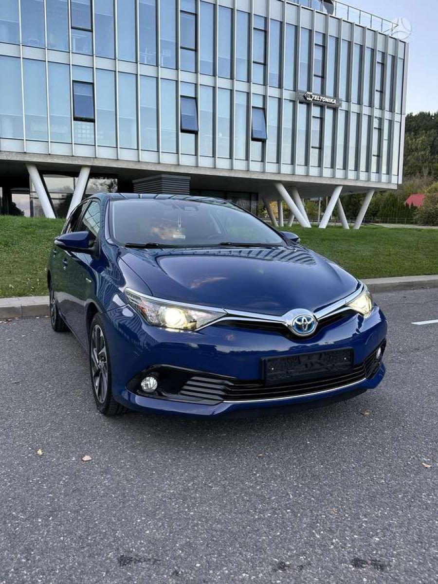 Zils Toyota Auris 2017 Viļņa, ar dzinēja tilpumu 1.80 L un nobraukumu 129 tūkst. km par 12400 €, foto 12 vietnē AUTOMOTO.COM.LV