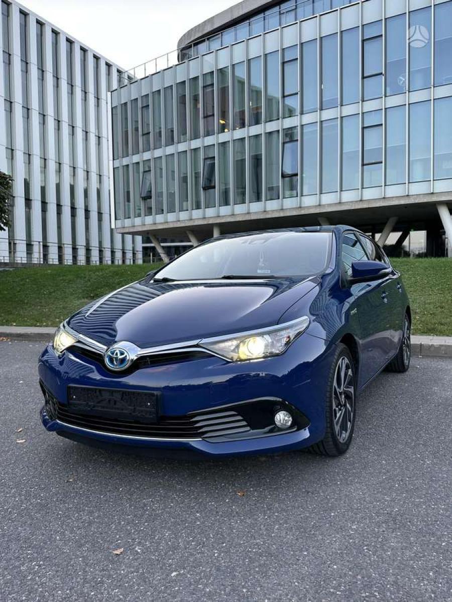 Zils Toyota Auris 2017 Viļņa, ar dzinēja tilpumu 1.80 L un nobraukumu 129 tūkst. km par 12400 €, foto 13 vietnē AUTOMOTO.COM.LV