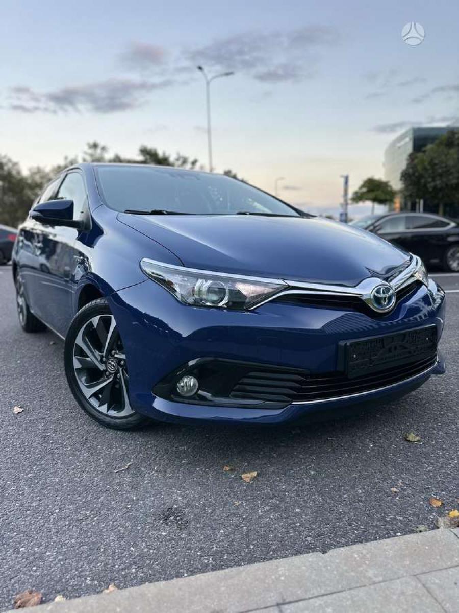Zils Toyota Auris 2017 Viļņa, ar dzinēja tilpumu 1.80 L un nobraukumu 129 tūkst. km par 12400 €, foto 15 vietnē AUTOMOTO.COM.LV