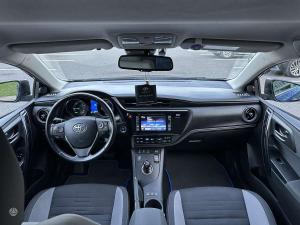 Zils Toyota Auris 2017 Viļņa, ar dzinēja tilpumu 1.80 L un nobraukumu 129 tūkst. km par 12400 €, foto 17 vietnē AUTOMOTO.COM.LV