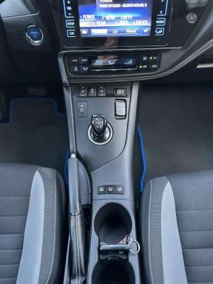 Zils Toyota Auris 2017 Viļņa, ar dzinēja tilpumu 1.80 L un nobraukumu 129 tūkst. km par 12400 €, foto 18 vietnē AUTOMOTO.COM.LV